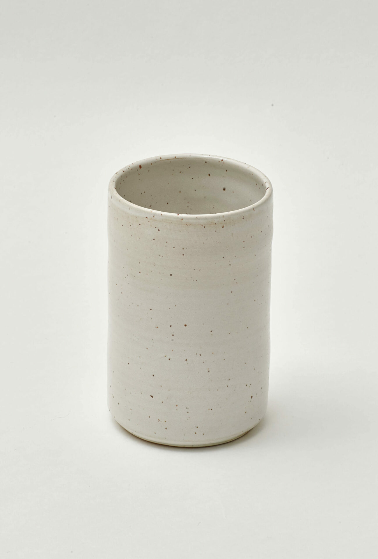 Hand-thrown stoneware ceramic tumbler mug by REH (GERMANY)