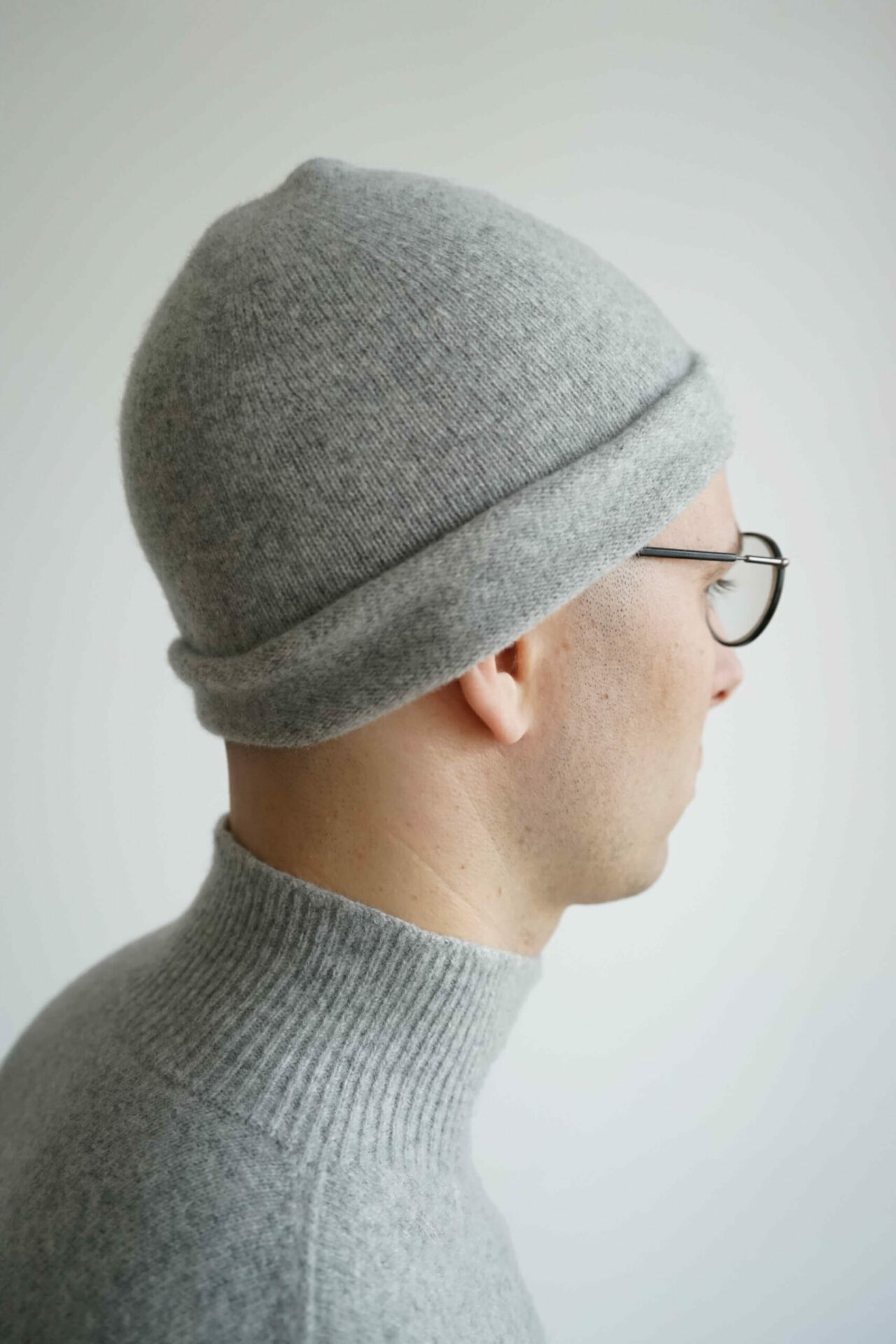 Beanie Mist in felted grey merino and cashmere by R.EH