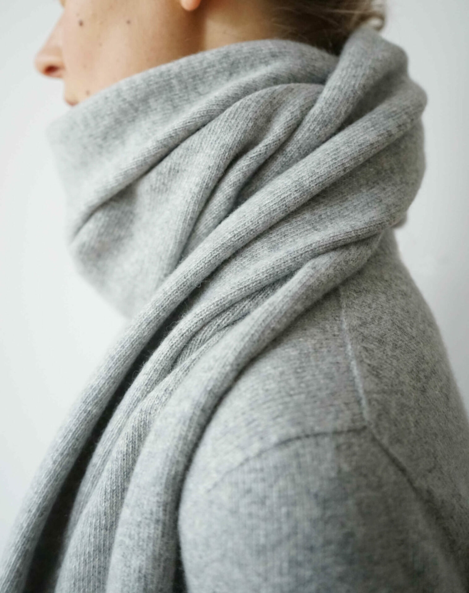 Felted Scarf in grey merino and cashmere made in Germany by R.EH